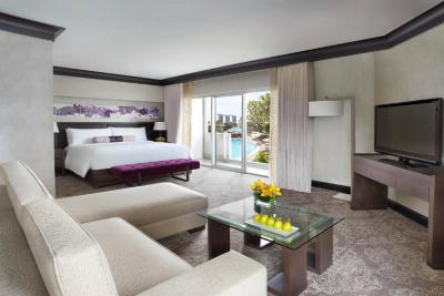 Fairmont Singapore Signature